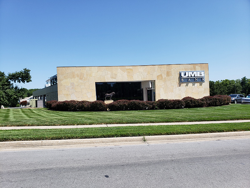 Open a Free Checking Account at UMB Bank 401 NE Rice Rd Lee's Summit ...