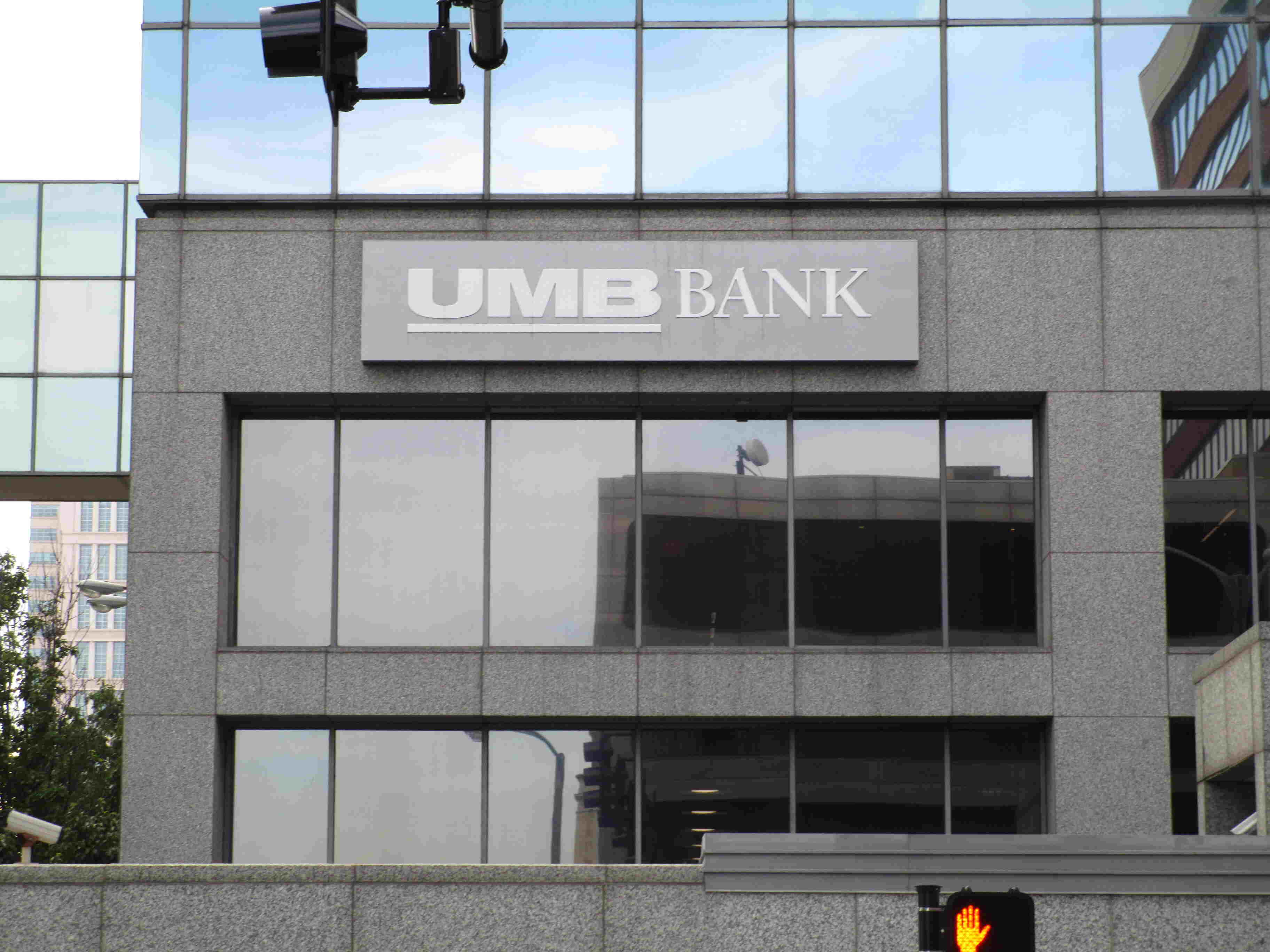 Open a Free Checking Account at UMB Bank 2 S Broadway St. Louis, MO 63102
