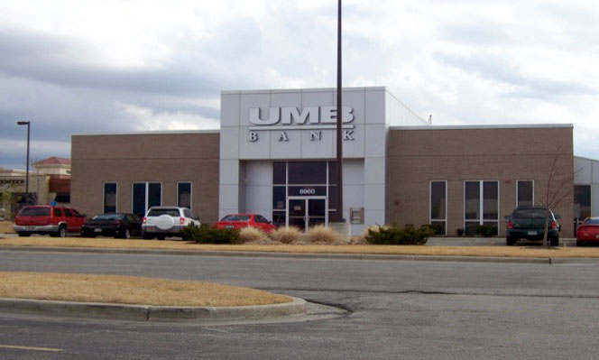 Deer Creek Branch & ATM | Overland Park, KS 66223 | UMB Bank