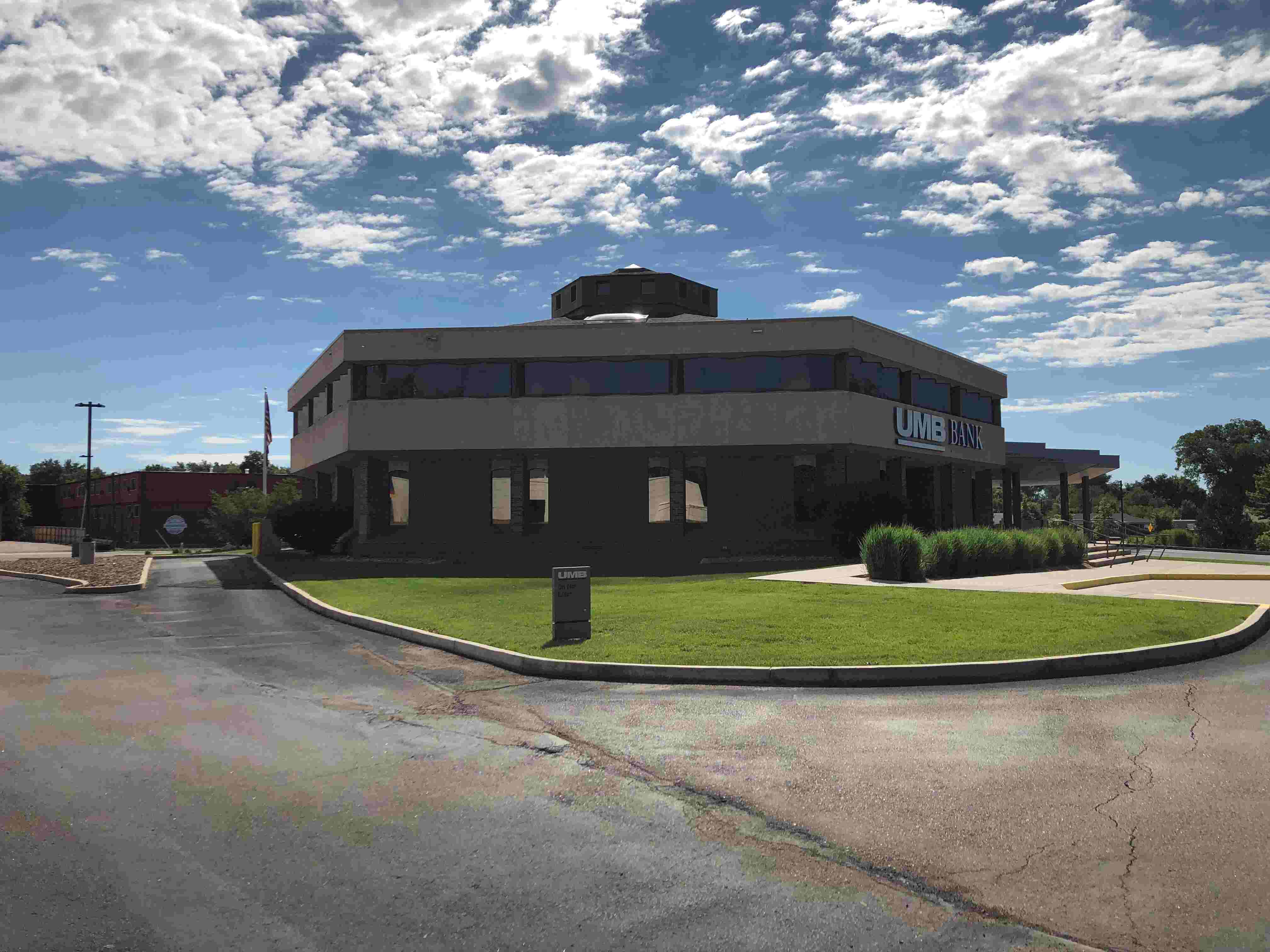 Valley Branch & ATM | Colorado Springs, CO 80911 | UMB Bank